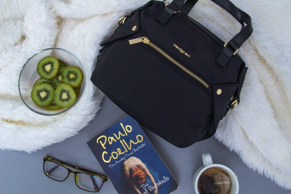 The Appeal of Tote Bags: A Deep Dive into Functionality and Popularity